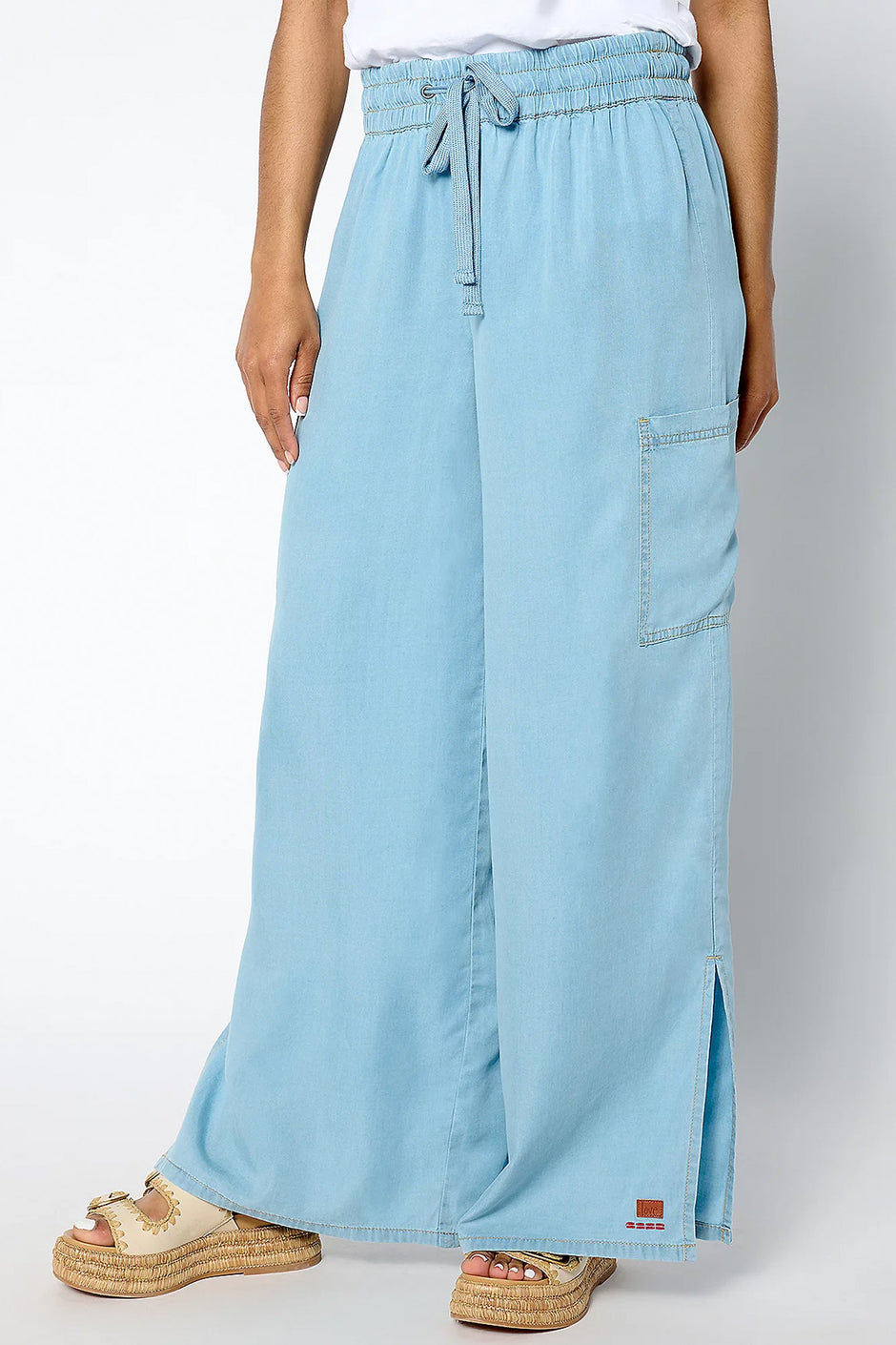 BOTTOMS – Peace Love World